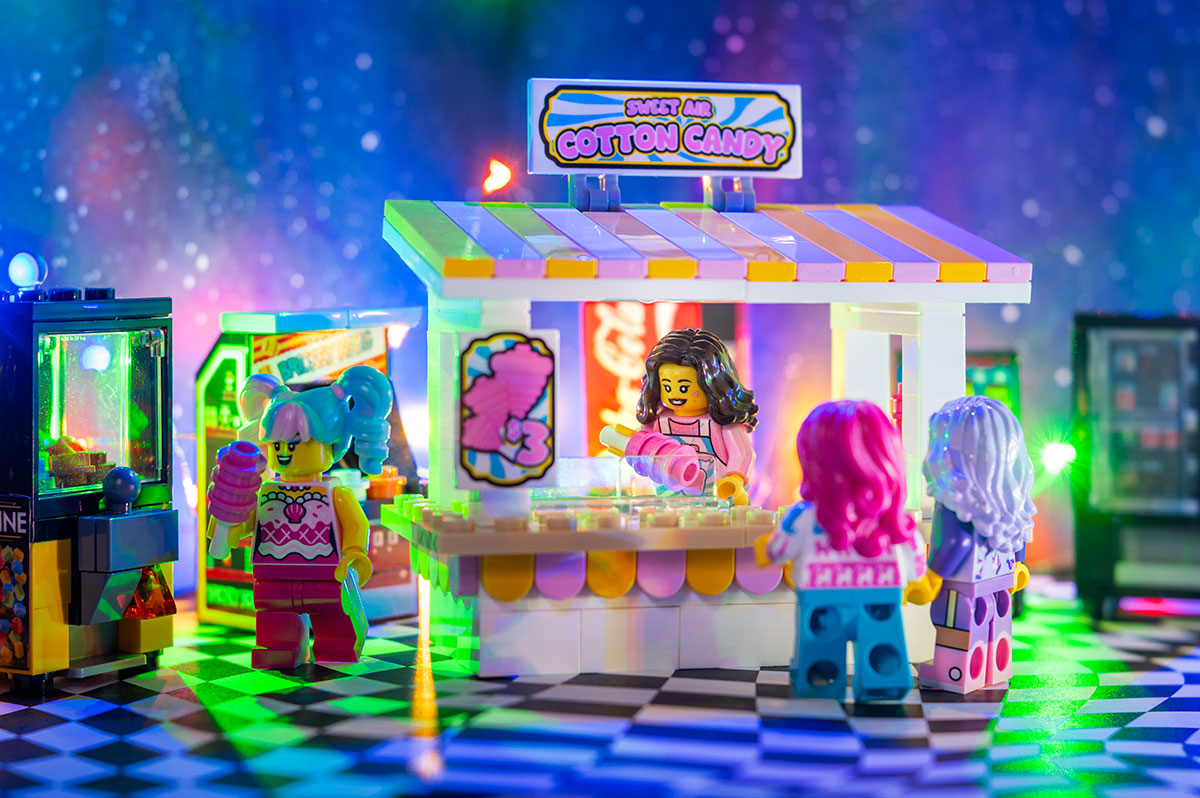 Sweet Air Cotton Candy Stand with Employee Minifig – B3 Customs